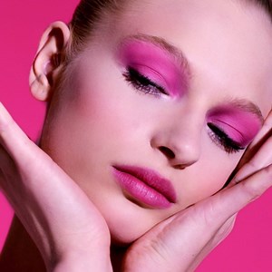 52K views · 2.9K reactions | Get ready for the Spring ‘Glow Addict’ collection created by Peter Philips, with a full range of glowy pinks to achieve the perfect Dior look! More on.dior.com/fb-int-springlook18-film #diorlook | Dior | Facebook