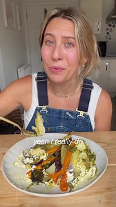 Roasted veg 💚 Follow Vegancuts for more! Full recipe below by Vegan Explorer Girl 🥦🧅🥕 this dish highlights the humble veg allowing the gorgeous flavours to shine through, recipe below 👇🏼 Wash and chop in half your selected veg, I chose Tenderstem broccoli, sweetheart cabbage, leek, carrot and onion. Add to an oiled baking dish and top with extra oil and sea salt. Roast at 170 degrees celcius until cooked through and golden. To make the pistachio pesto add 30g of basil, 50g of pistachios an