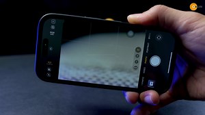 So sánh Smallrig Macro Lens Vs Iphone 16 pro ! test mode photo !! ---------------------- Khi sử dụng lens Macro cho chất lượng hình ảnh tốt nét zoom sát xóa phông lấy nét 1 khoảng cách nhất định ! ----------------------- Lens Iphone 16 ưu thế hơn ở tiêu cự 24mm có tính năng macro còn 125mm thì crop vào zoom sát nhưng hình ảnh bị vỡ .... ko còn chi tiết #smallrig #iphone16 | Tran Cong Nghiep