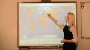 Jeune professeur utilisant un tableau blanc : vidéo de stock (100 % libre de droit) 16060246 | Shutterstock