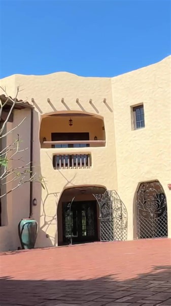 🚨Model Search Alert🚨 Following an enlightening masterclass, the WBFF has thrilling news to share - they are actively seeking models. This golden opportunity allows individuals to step into the exciting world of the WBFF, showcasing their modeling prowess on a global stage. Don't miss the chance to be part of this exciting venture! Open to both ladies and gentlemen. Rock the runway for some of the most influential people in Miami. Come and be a part of a magical evening of Fashion and Flare!⭐️ 