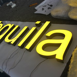 [Hot Item] Customized Frontlit Waterproof Outdoor LED Acrylic Sign