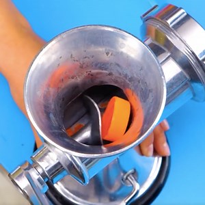 173K views · 1.6K reactions | How to create your own individual phone case | 5-Minute Crafts Teens | Facebook